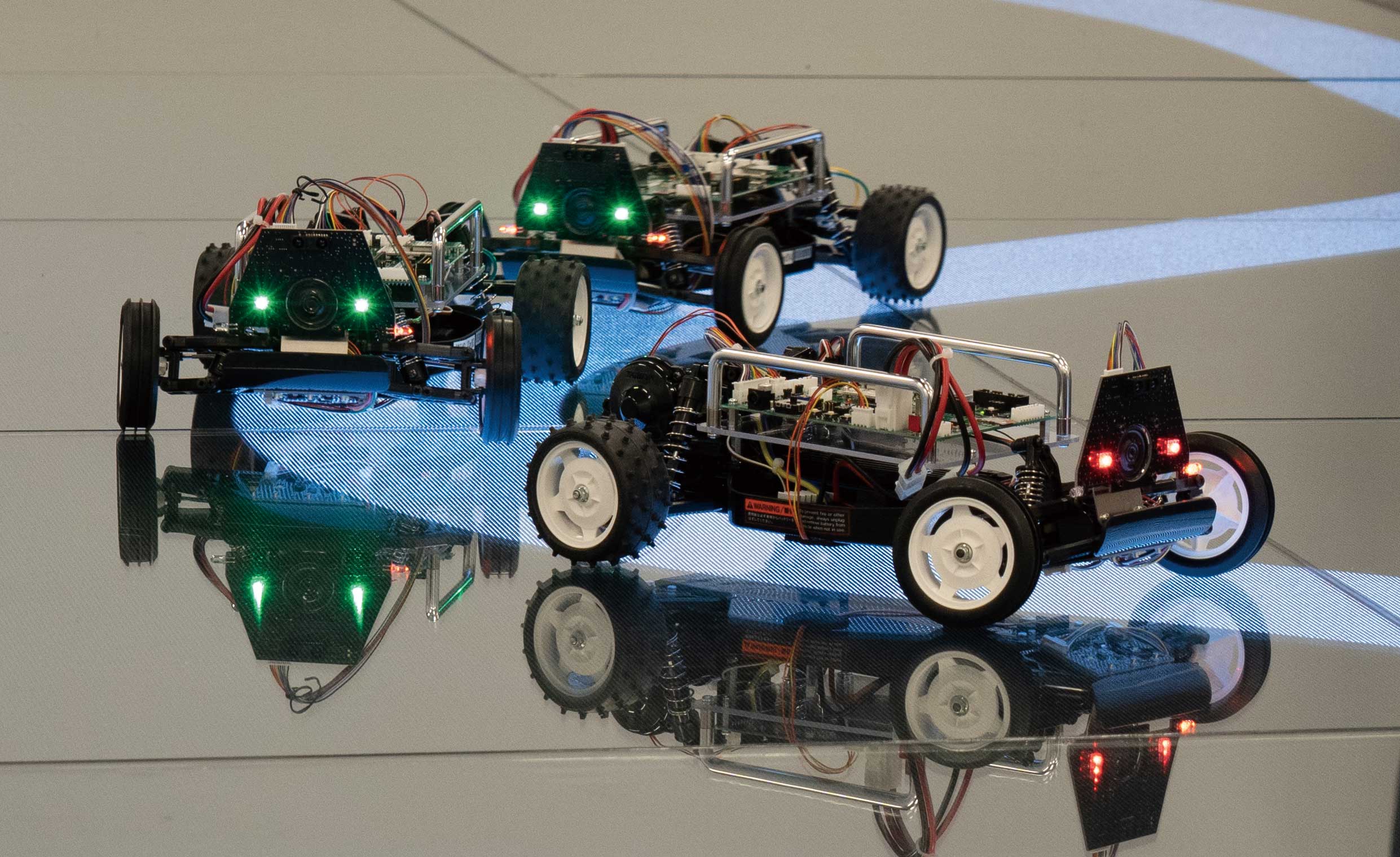 T-CarとIoTテストハブ | INIAD